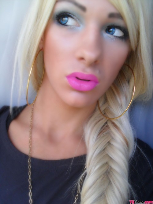 Auntie Suzettes Blog — Those Lips Tell The World Who And What She Is