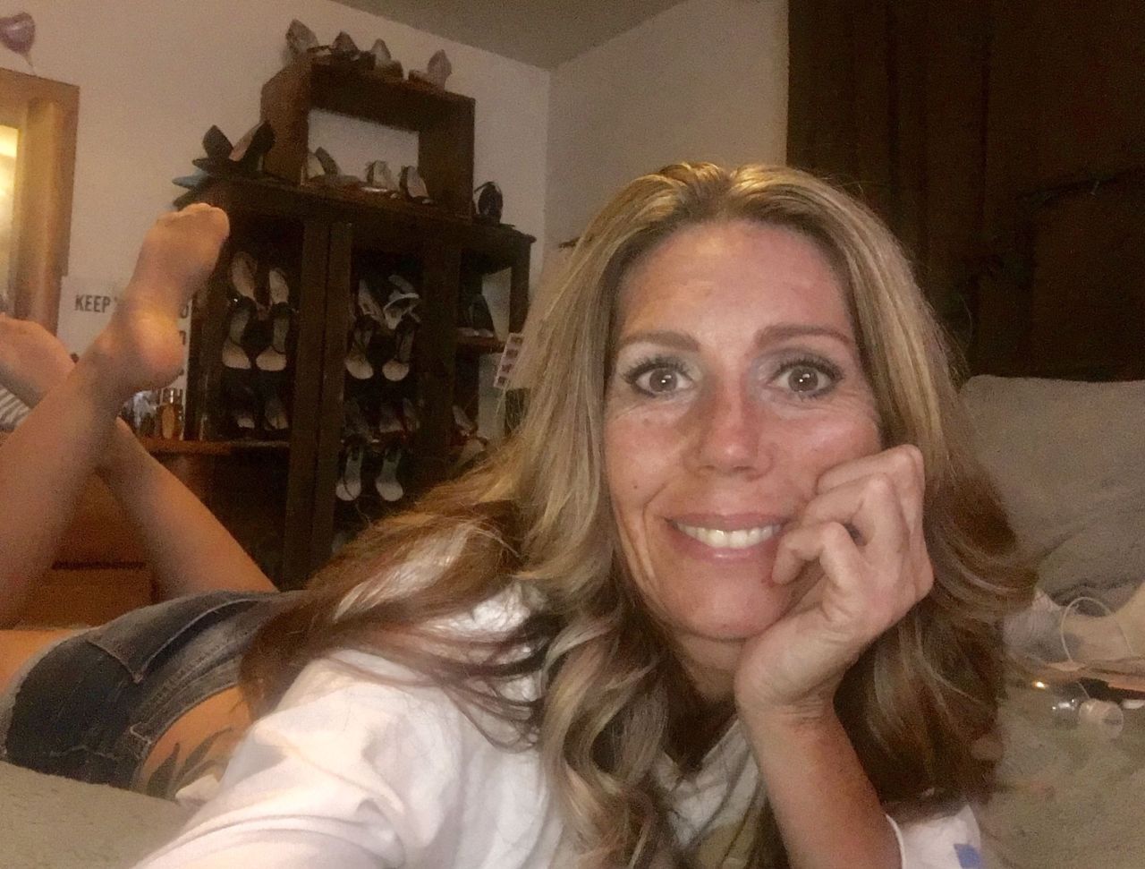 Sexy Cougars Pics Mature Blonde Takes Selfi With A Smile