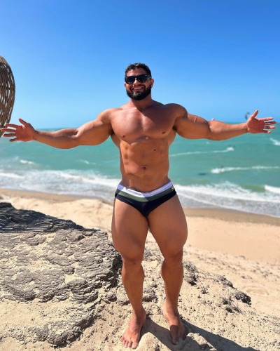 @musclehunkymen on Tumblr @musclehunkymen on Tumblr