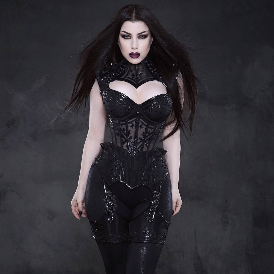 Modelmuaphoto Threnody In Velvet Outfit Royal Gothic And Amazing