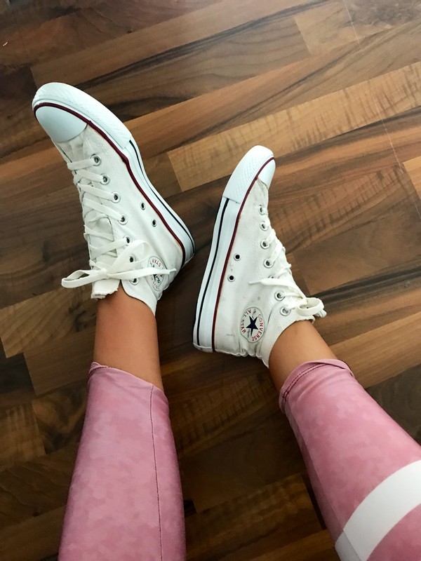 Sexy Girls In Converse