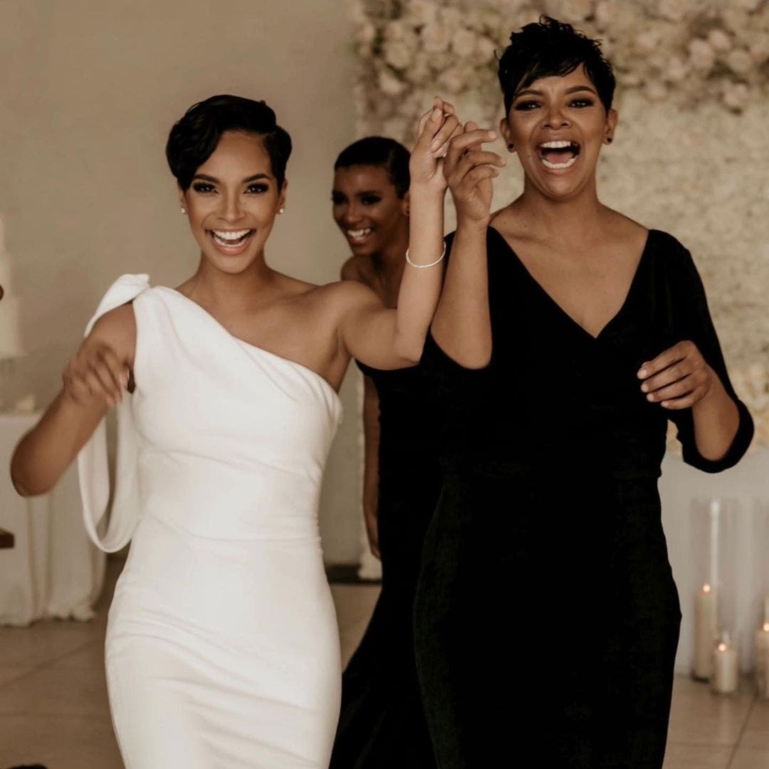 Zi News 24 — Former Miss SA Liesl Laurie shares beautiful... Zi News 24 — Former Miss SA Liesl Laurie shares beautiful...