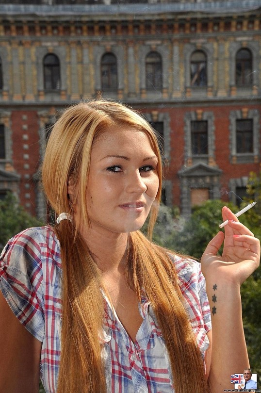Beautiful Gals Smoking On Tumblr