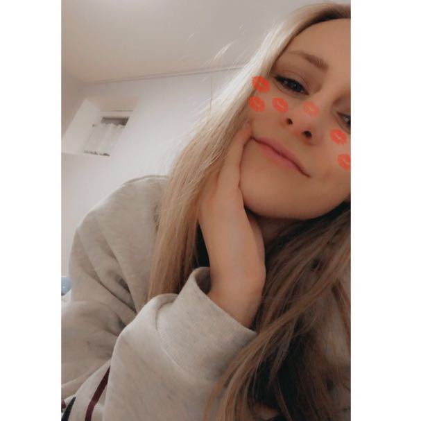 Dina4 — Hallo Mein Name Ist Laura Ich Bin 24 Jahre Alt