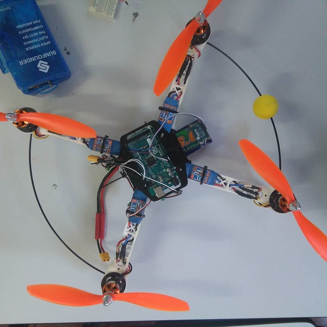 Insta-Arduino | Dron con #arduino en #hourofcode #softwarelibre... Insta-Arduino | Dron con #arduino en #hourofcode #softwarelibre...