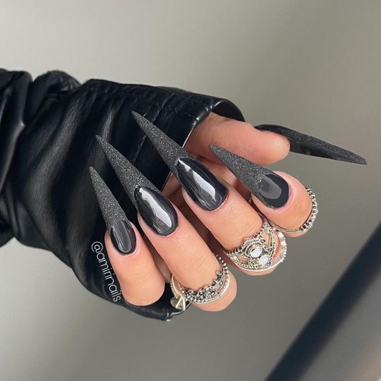Black Tip Stiletto Nails