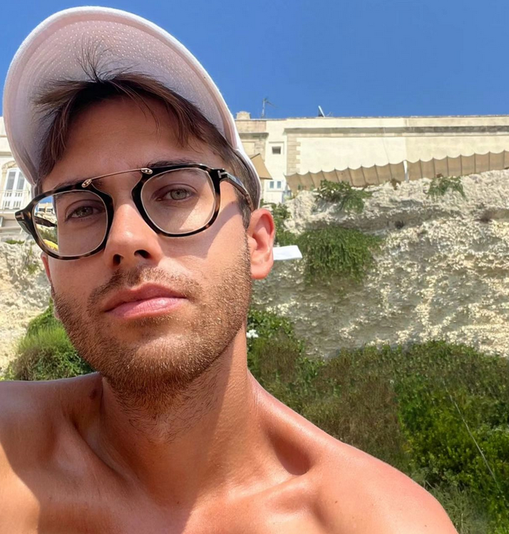 Men Wearing Glasses And Men Wearing Thick Glasses Nearsighted — Very Thick Glasses
