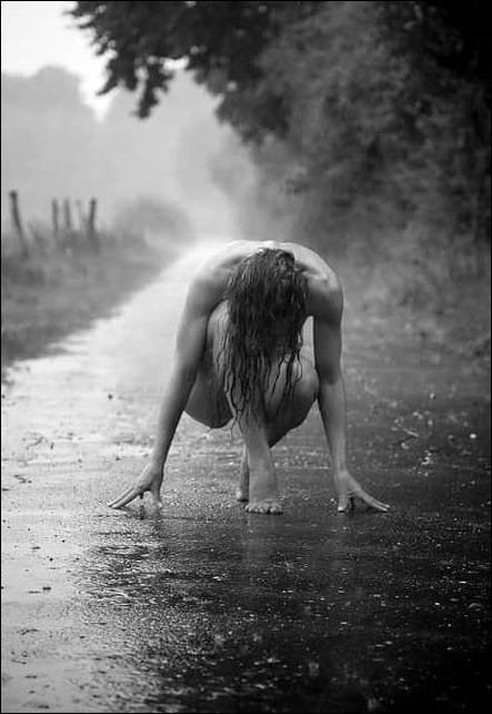Nude In Rain Fritzz