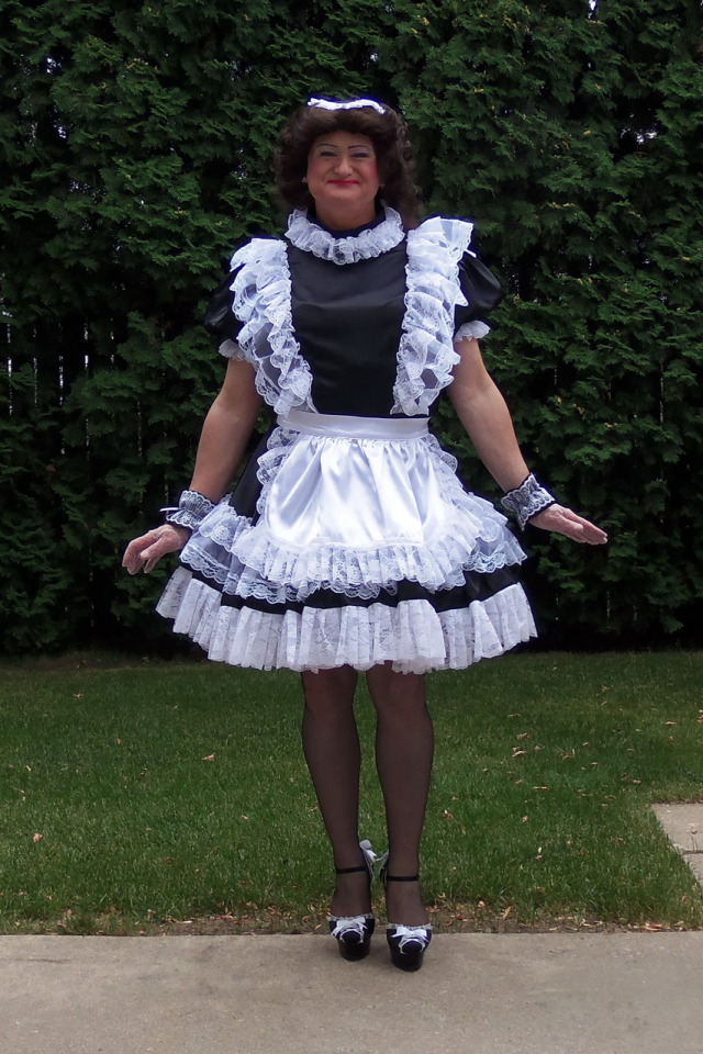 Posing In My Lockable Satin Maid Dress G1232 From Aymcosplay