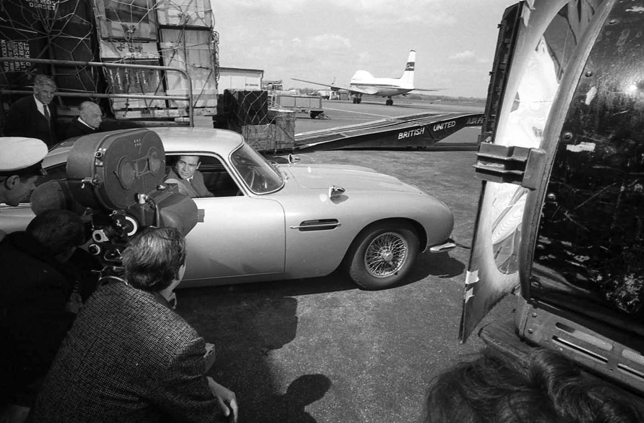 voxsartoria — On Set 1964. Sean Connery. voxsartoria — On Set 1964. Sean Connery.
