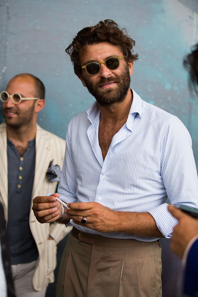 Un Omaggio — Pitti Uomo 88 Street Style. Un Omaggio — Pitti Uomo 88 Street Style.