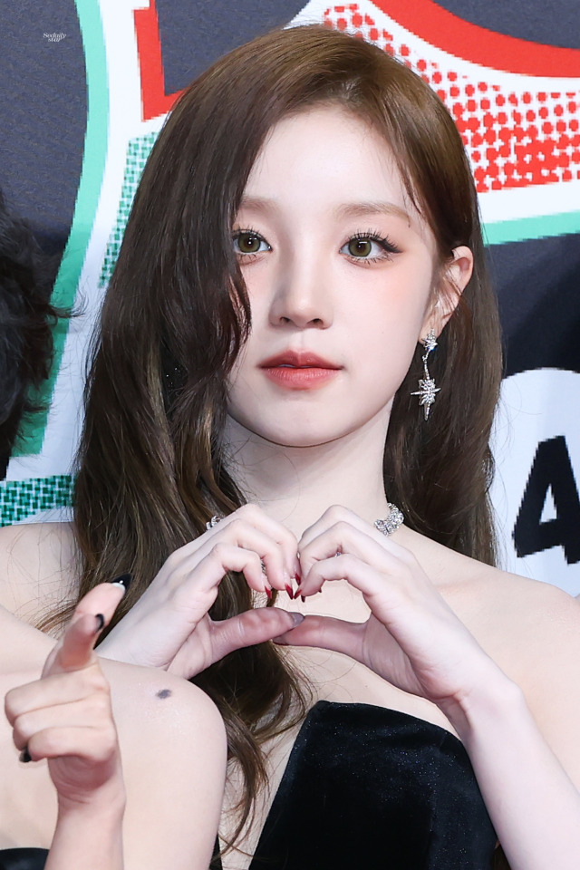 Yuqi ((G)I-DLE) - SBS Gayo Daejun Red Carpet Pics – @korean-dreams-girls on Tumblr