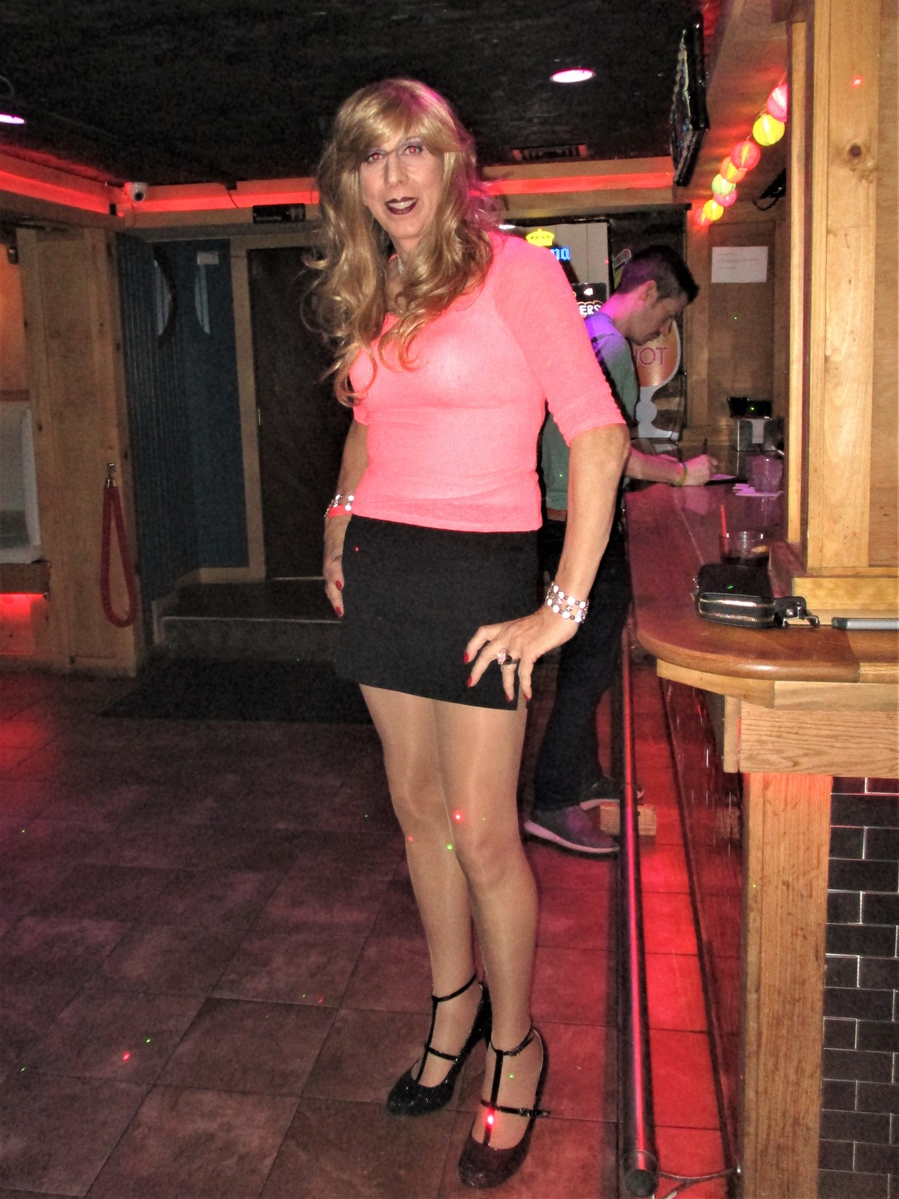 Crossdresser Bee — Instagram