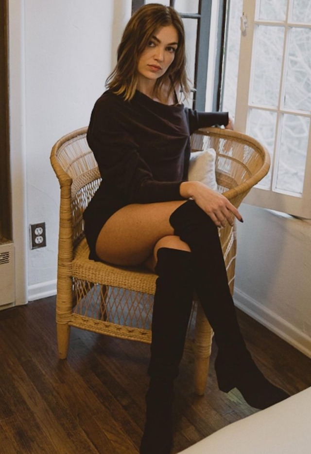 Lili Simmons Hot