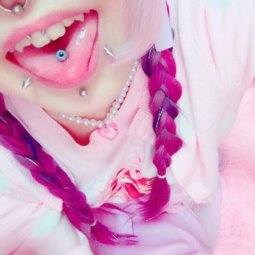 Pretty Pierced Girls