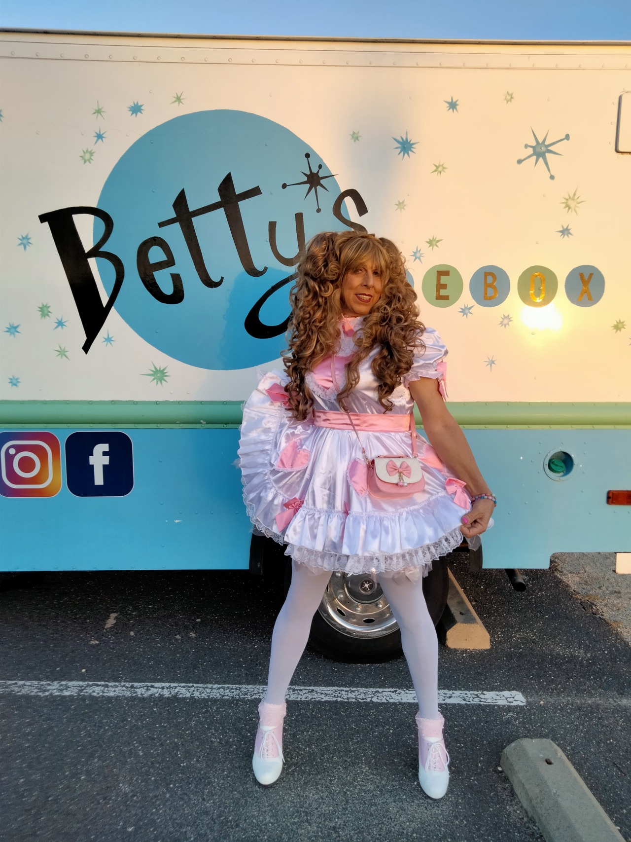 Crossdresser Bee — Sissy In Pink