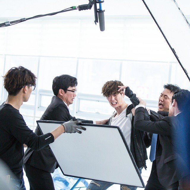 Photo Lee Jong Suk Doctor Stranger Shooting With종석