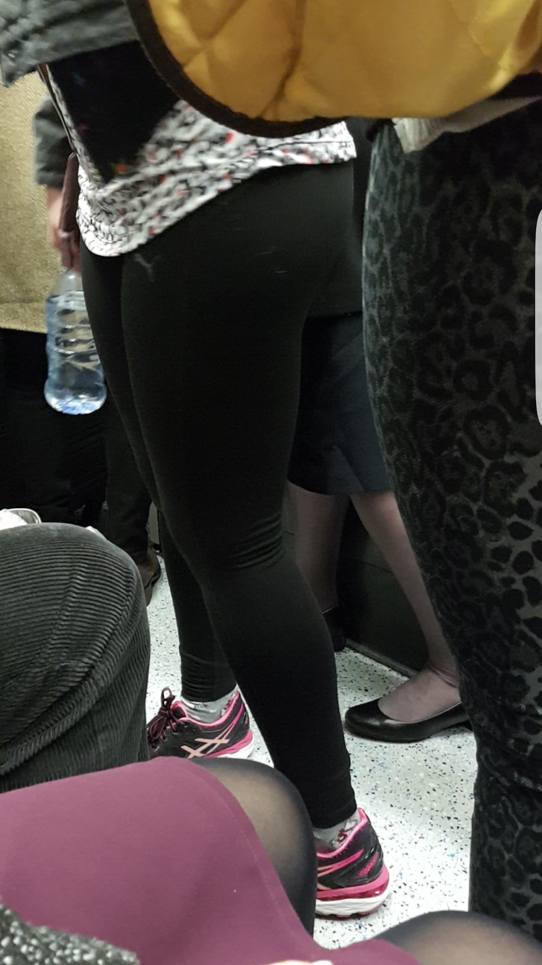 Tight Yoga Pants Tumblr Pics
