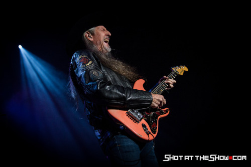 Shot The Show [photos] The Doobie Brothers Abbotsford Centre