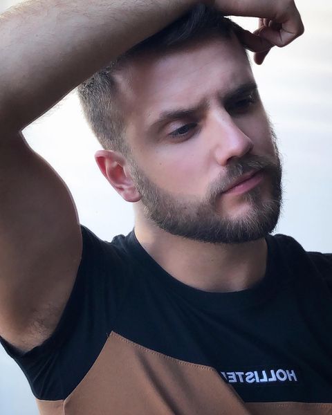 Pics Of Guys Armpit Hair Poking Out Of Their Shirt Sleeves Page 34 Lpsg