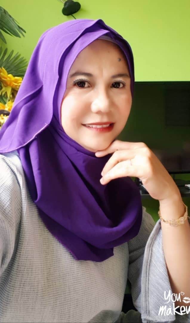 Untitled — Bini Orang Usj Buat Servis Urutan Badan Cara