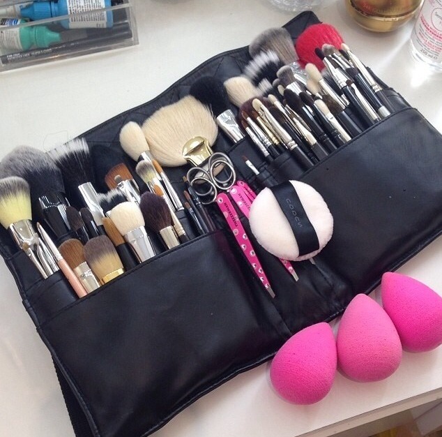 Makeuploversunite Photo