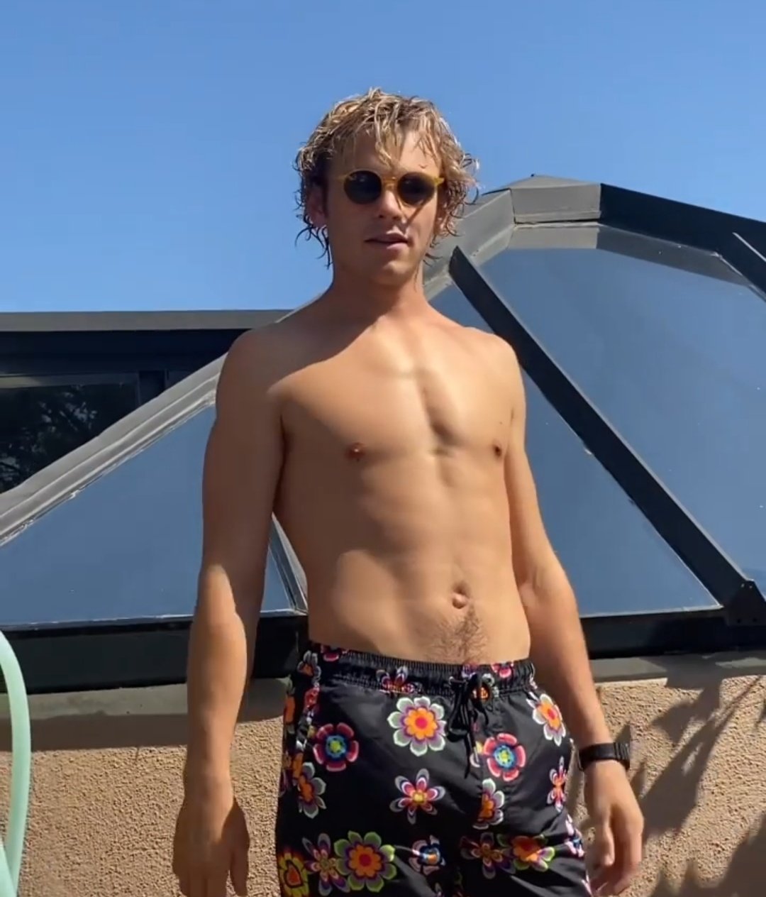 Ross Lynch Singer And Actor