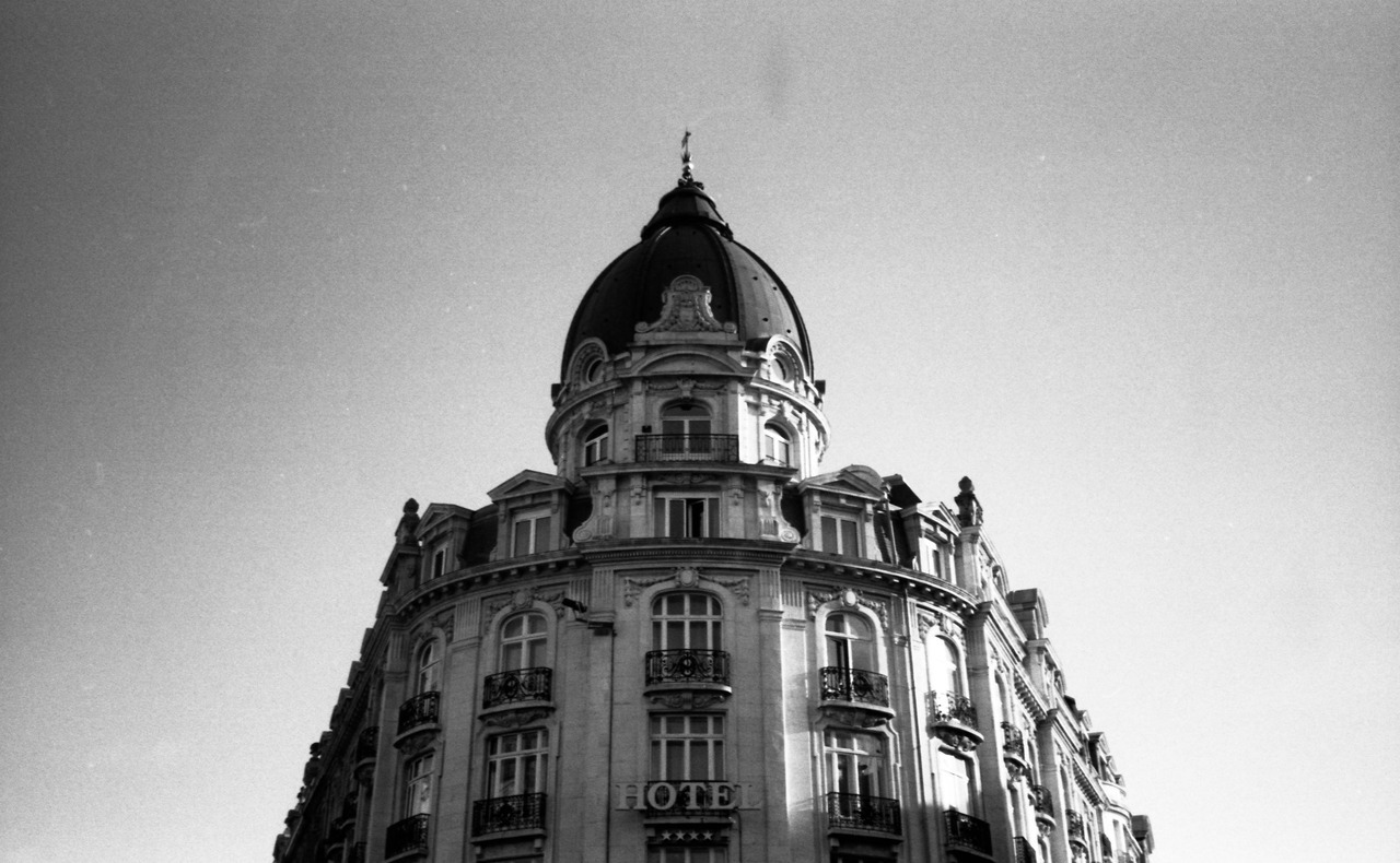 Clybee — Lille Grandplace — From Instants •34 Olympus