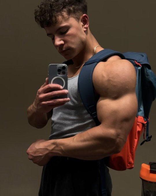 Muscle Worship On Tumblr Pec Worship