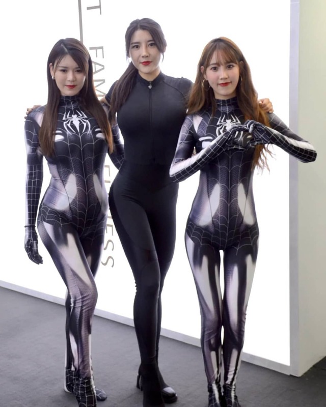 Liutaiyangofficial On Tumblr With Two Spiderwoman Liutaiyangofficial Liutaiyangofficial