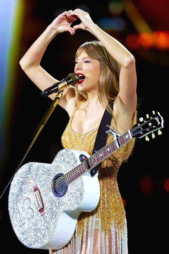 it’s not queerbaiting it’s saving the world on Tumblr