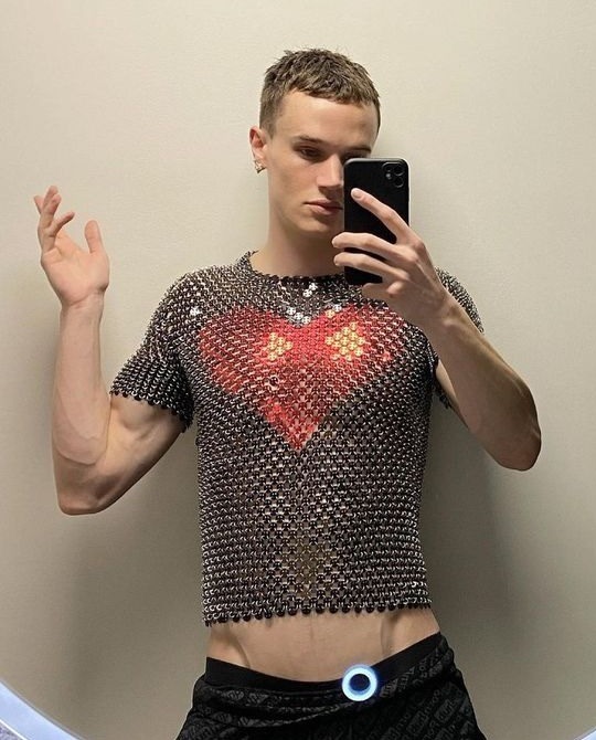 Crop Tops Are For Men Photo