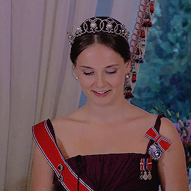 Between Crowns and Tiaras