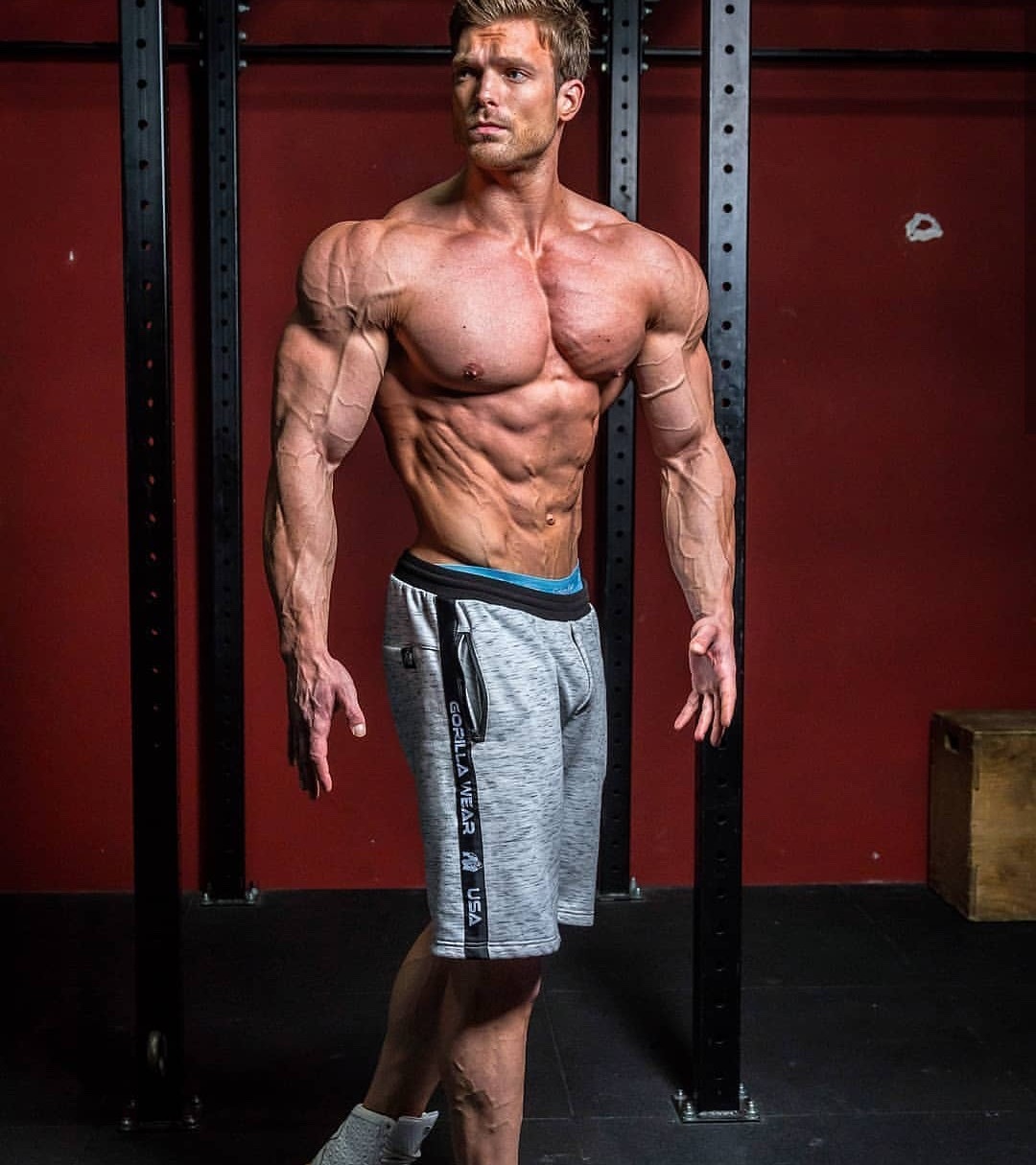Muscleworship — Robin Balogh Ifbb Pro Physique Loves Wearing