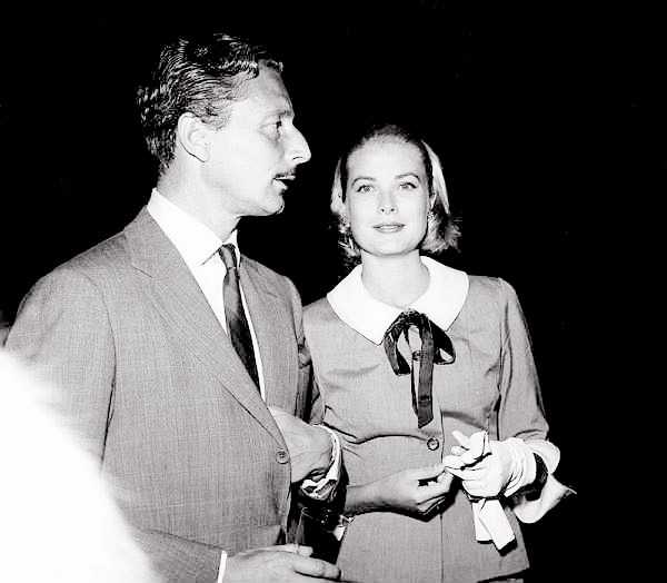Grace Kelly And Oleg Cassini At A Garden Party In Gracefilm