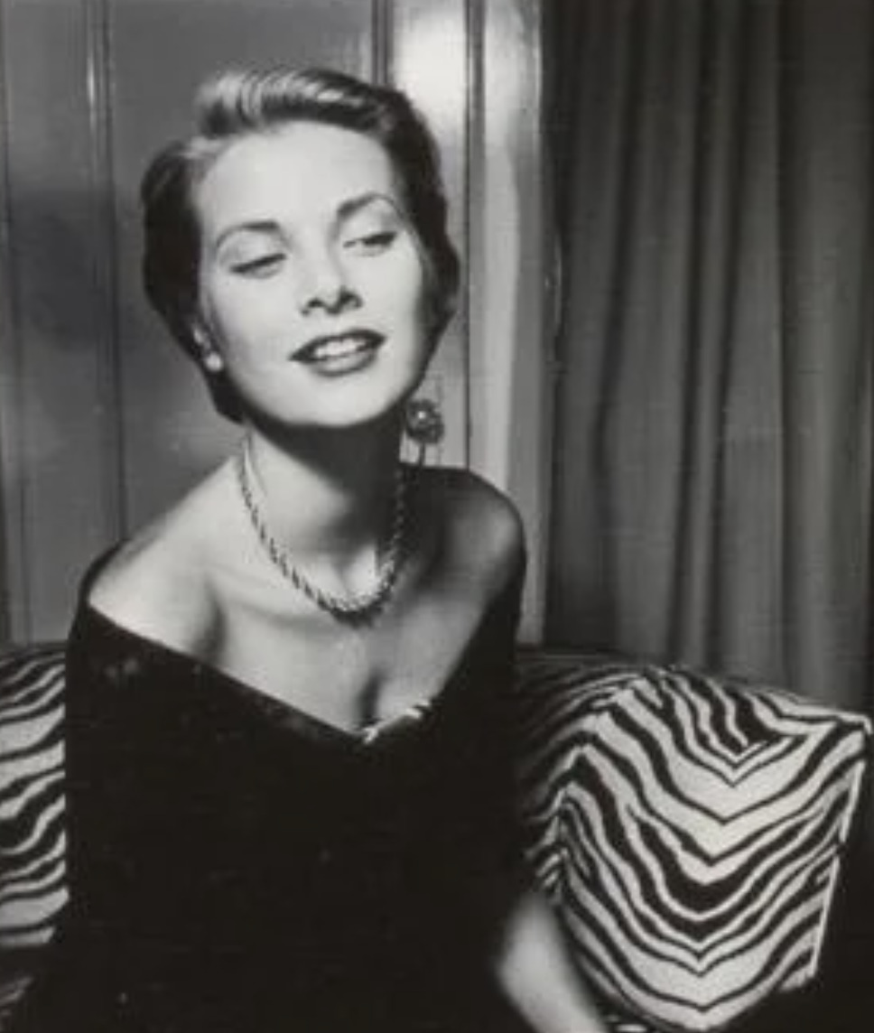 A young and unknown Grace Kelly photographed by American illustrator Ed Vebell in his NYC ...