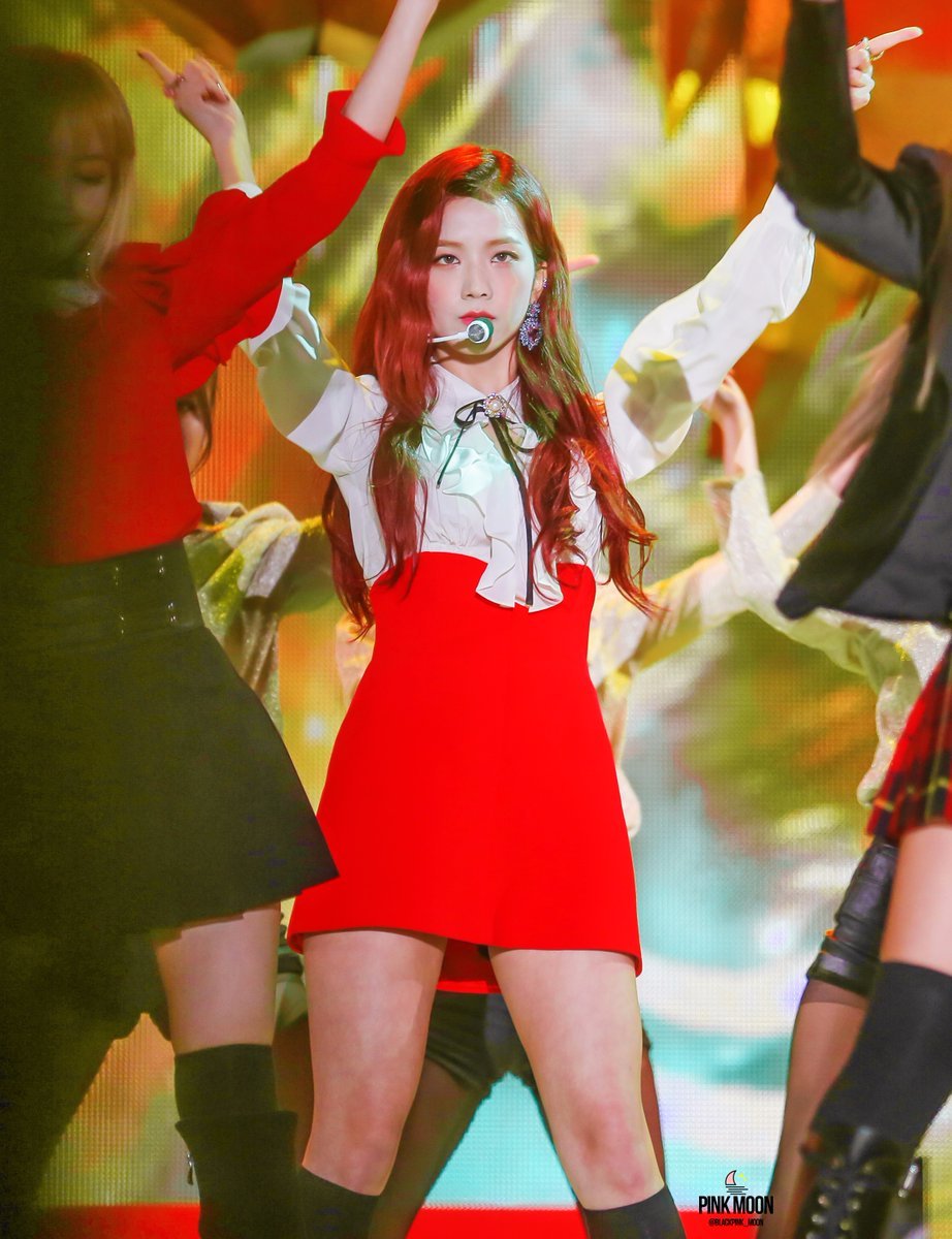 Fuck Yeah Kim Jisoo 1611118 Blackpinks Jisoo Performing Playing