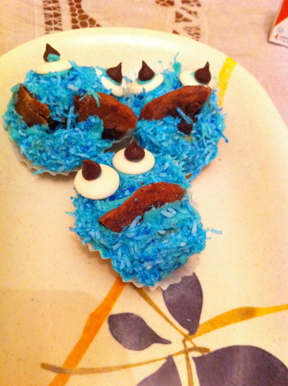 Illustrioustory After Seeing So Many Cookie Monster Cupcake Photos