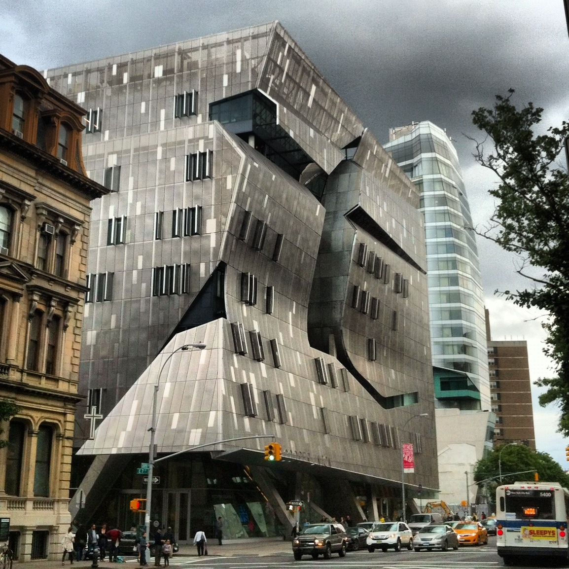 Architecture + Street Art Architecture + Street Art