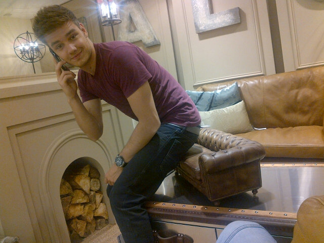 direct news Smallest sofa in the world