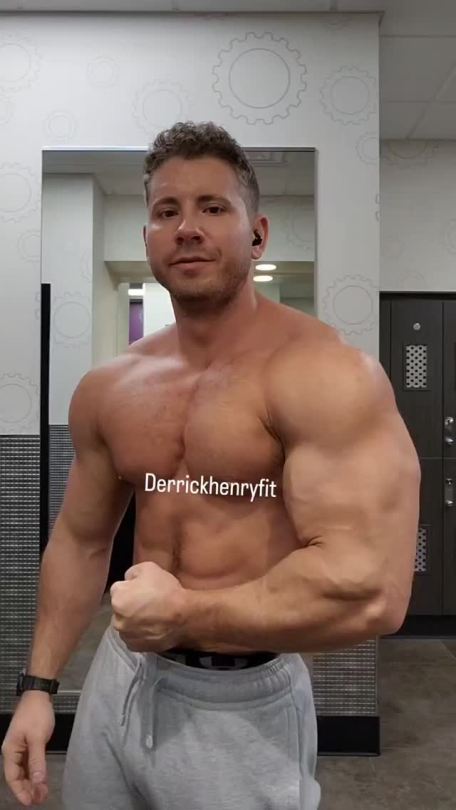 Derrick Henry Or Hotmuscles6t9 Ig Derrickhenryfit Tumbex