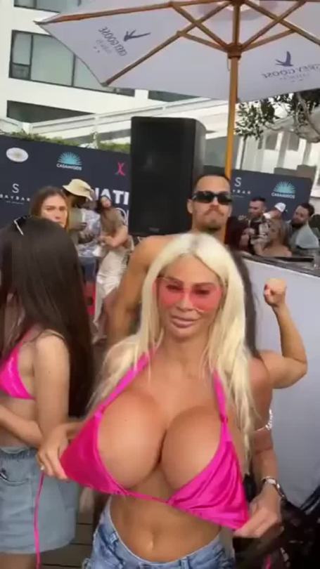 Skyler Nicole 2500cc Tumbex